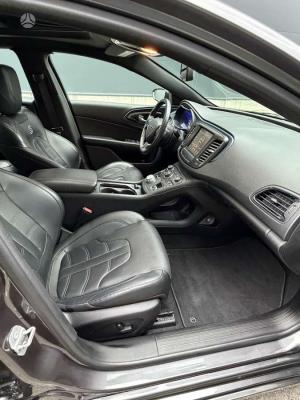 Grey Chrysler 200 2016 in Kaunas, with an engine capacity of 3.61 L and mileage of 300 thousand km for 8400 €, photo 18 on AUTOMOTO.COM.LV