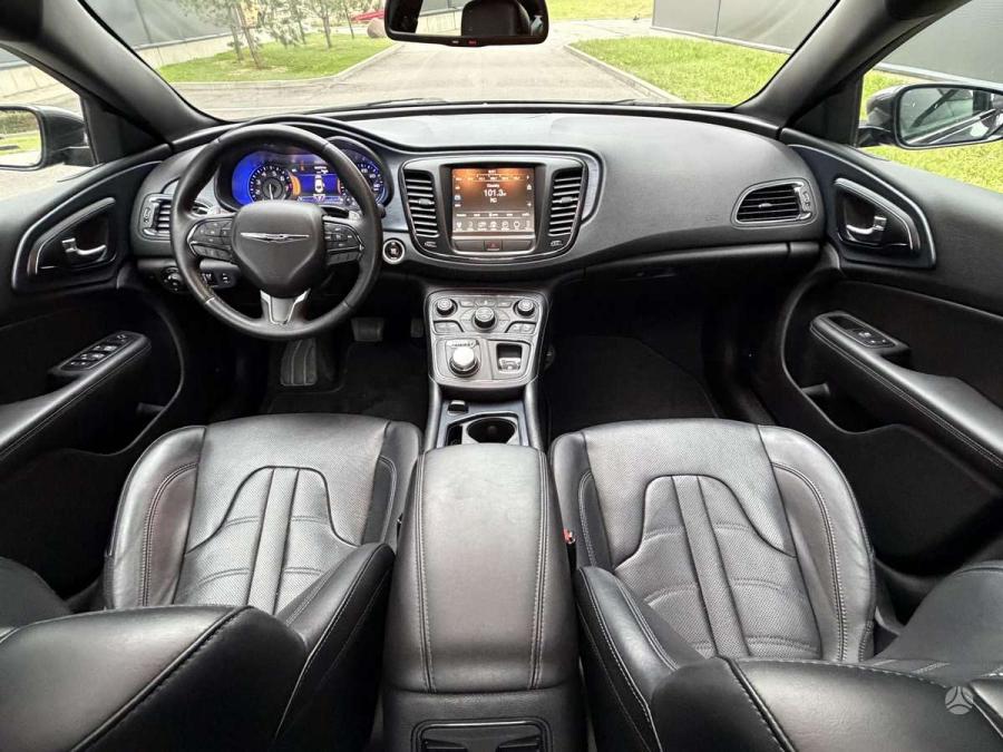 Grey Chrysler 200 2016 in Kaunas, with an engine capacity of 3.61 L and mileage of 300 thousand km for 8400 €, photo 22 on AUTOMOTO.COM.LV