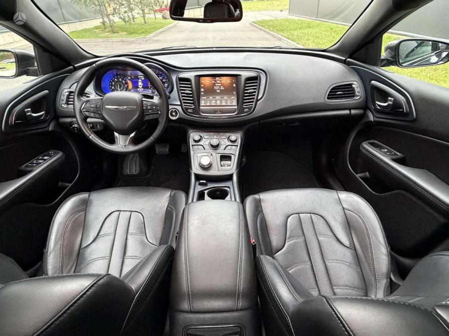 Grey Chrysler 200 2016 in Kaunas, with an engine capacity of 3.61 L and mileage of 300 thousand km for 8400 €, photo 23 on AUTOMOTO.COM.LV