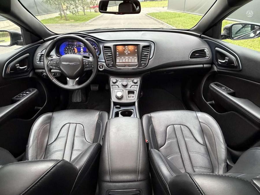 Grey Chrysler 200 2016 in Kaunas, with an engine capacity of 3.61 L and mileage of 300 thousand km for 8400 €, photo 24 on AUTOMOTO.COM.LV