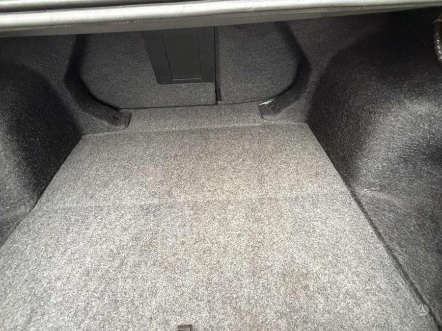 Grey Chrysler 200 2016 in Kaunas, with an engine capacity of 3.61 L and mileage of 300 thousand km for 8400 €, photo 25 on AUTOMOTO.COM.LV