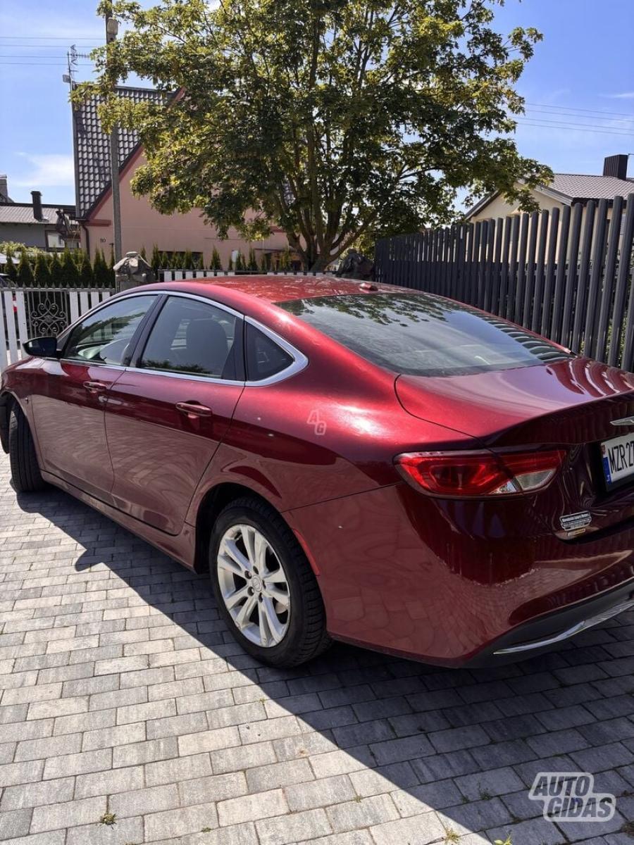 Sarkans Chrysler 200 2015 Viļņa, ar dzinēja tilpumu 2.40 L un nobraukumu 280 tūkst. km par 5700 €, foto 5 vietnē AUTOMOTO.COM.LV