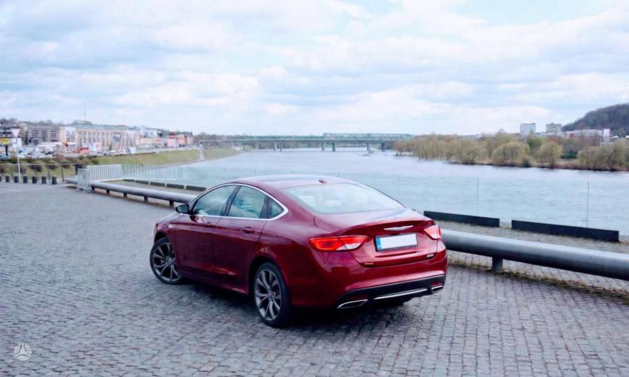 Sarkans Chrysler 200 2015 Kauņa, ar dzinēja tilpumu 3.60 L un nobraukumu 200 tūkst. km par 7999 €, foto 4 vietnē AUTOMOTO.COM.LV