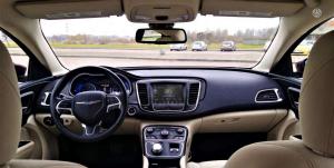 Sarkans Chrysler 200 2015 Kauņa, ar dzinēja tilpumu 3.60 L un nobraukumu 200 tūkst. km par 7999 €, foto 6 vietnē AUTOMOTO.COM.LV