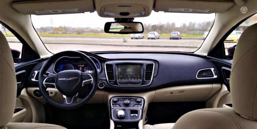 Sarkans Chrysler 200 2015 Kauņa, ar dzinēja tilpumu 3.60 L un nobraukumu 200 tūkst. km par 7999 €, foto 6 vietnē AUTOMOTO.COM.LV