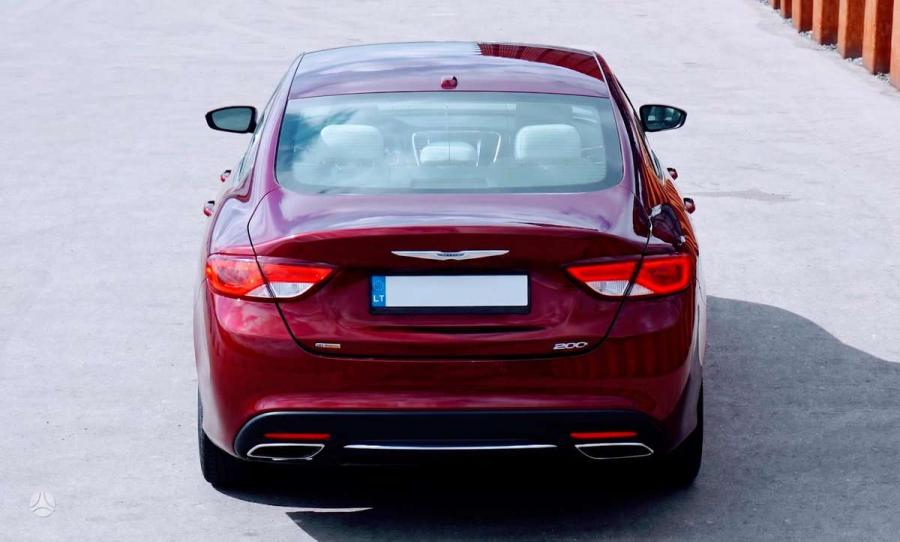 Sarkans Chrysler 200 2015 Kauņa, ar dzinēja tilpumu 3.60 L un nobraukumu 200 tūkst. km par 7999 €, foto 7 vietnē AUTOMOTO.COM.LV