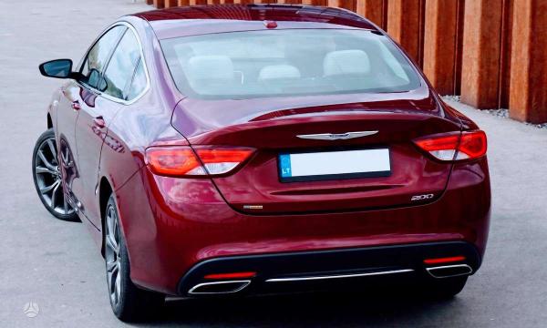 Sarkans Chrysler 200 2015 Kauņa, ar dzinēja tilpumu 3.60 L un nobraukumu 200 tūkst. km par 7999 €, foto 7 vietnē AUTOMOTO.COM.LV