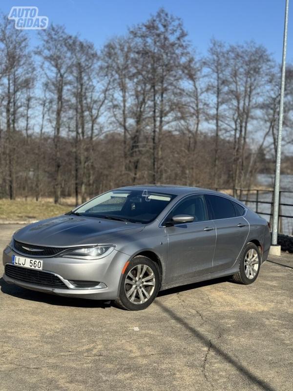 Chrysler 200 2015 in Alytus, with an engine capacity of 2.40 L and mileage of 298 thousand km for 5300 €, photo 1 on AUTOMOTO.COM.LV