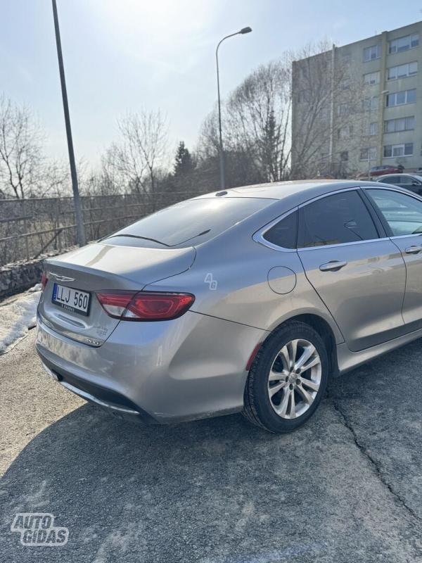 Chrysler 200 2015 in Alytus, with an engine capacity of 2.40 L and mileage of 298 thousand km for 5300 €, photo 4 on AUTOMOTO.COM.LV