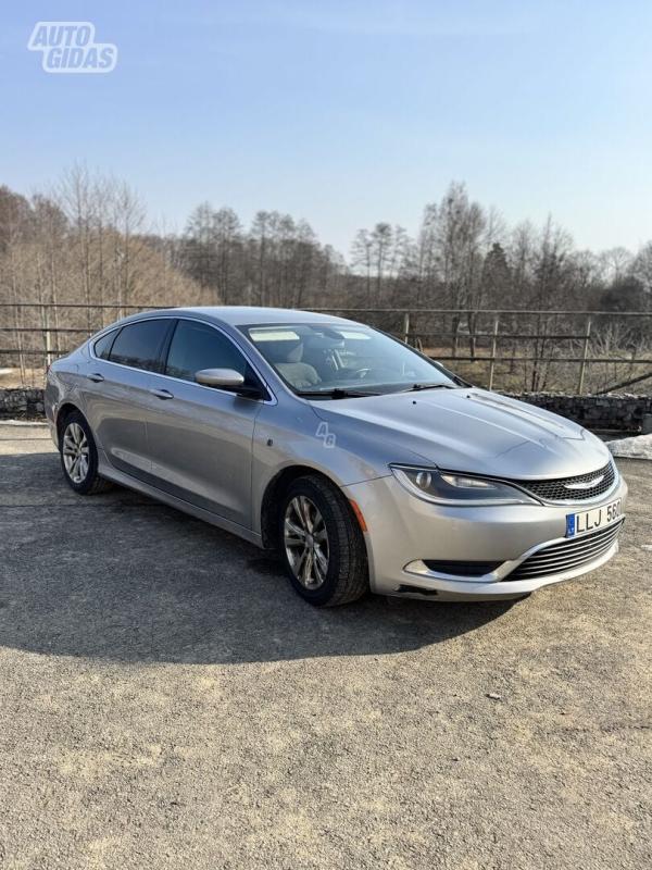 Chrysler 200 2015 in Alytus, with an engine capacity of 2.40 L and mileage of 298 thousand km for 5300 €, photo 6 on AUTOMOTO.COM.LV