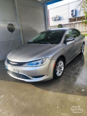 Chrysler 200 2015 Viļņa, ar dzinēja tilpumu 2.40 L un nobraukumu 300 tūkst. km par 5400 €, foto 4 vietnē AUTOMOTO.COM.LV