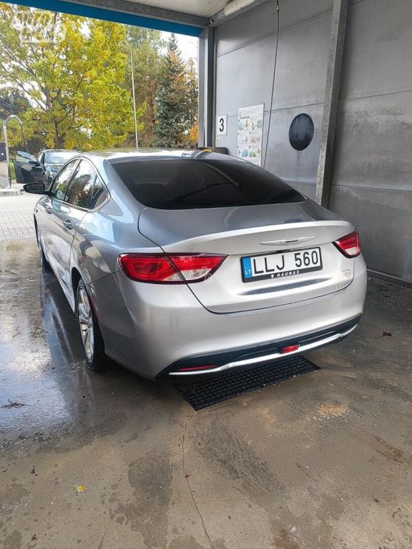 Chrysler 200 2015 Viļņa, ar dzinēja tilpumu 2.40 L un nobraukumu 300 tūkst. km par 5300 €, foto 5 vietnē AUTOMOTO.COM.LV