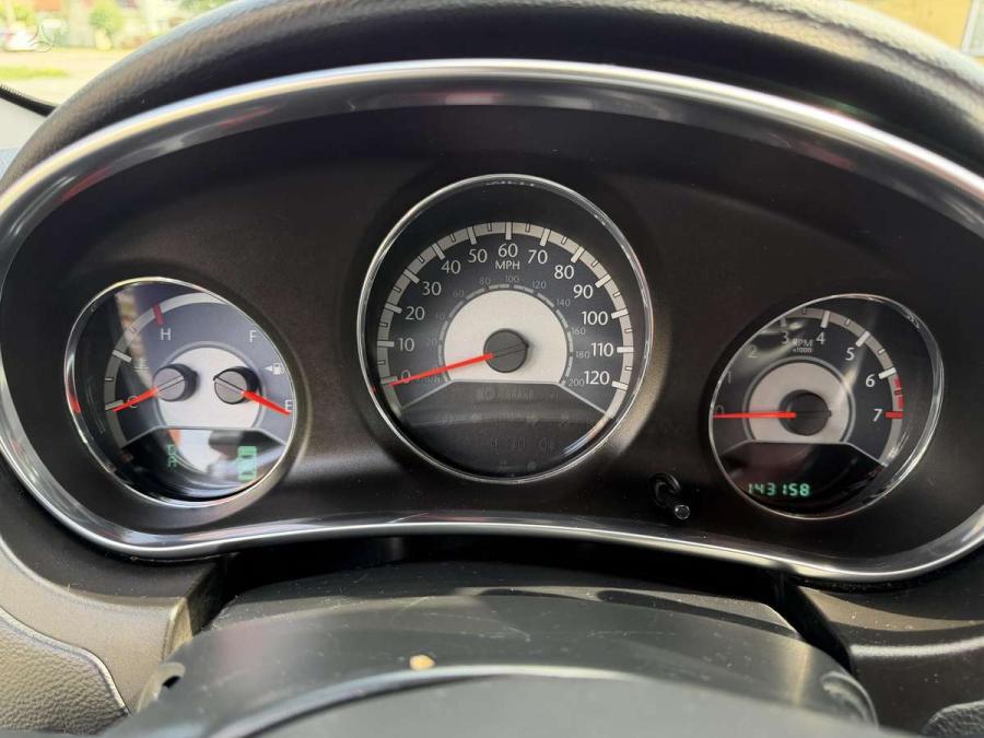 Balts Chrysler 200 2013 Panevēža, ar dzinēja tilpumu 2.36 L un nobraukumu 230 tūkst. km par 3800 €, foto 10 vietnē AUTOMOTO.COM.LV