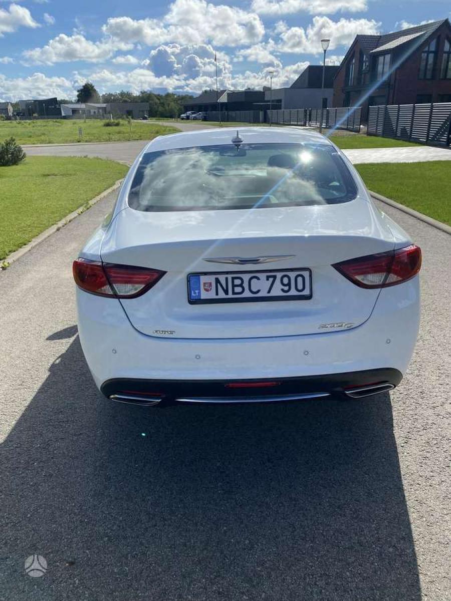 White Chrysler 200 2015 in Klaipeda, with an engine capacity of 3.60 L and mileage of 86 thousand km for 10000 €, photo 7 on AUTOMOTO.COM.LV
