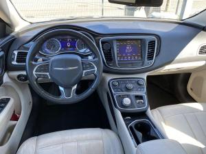 White Chrysler 200 2015 in Klaipeda, with an engine capacity of 3.60 L and mileage of 86 thousand km for 10000 €, photo 10 on AUTOMOTO.COM.LV