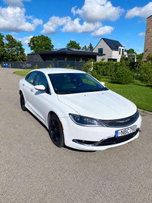 Balts Chrysler 200 2015 Klaipėda, ar dzinēja tilpumu 3.60 L un nobraukumu 86 tūkst. km par 10000 €, foto  vietnē AUTOMOTO.COM.LV