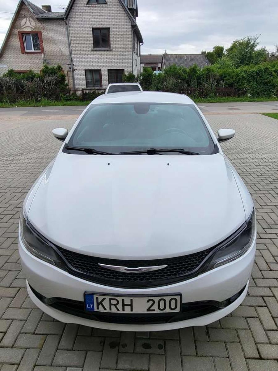 Balts Chrysler 200 2016 Kauņa, ar dzinēja tilpumu 2.40 L un nobraukumu 130 tūkst. km par 8000 €, foto 4 vietnē AUTOMOTO.COM.LV