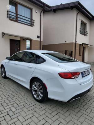 Balts Chrysler 200 2016 Kauņa, ar dzinēja tilpumu 2.40 L un nobraukumu 130 tūkst. km par 8000 €, foto 7 vietnē AUTOMOTO.COM.LV