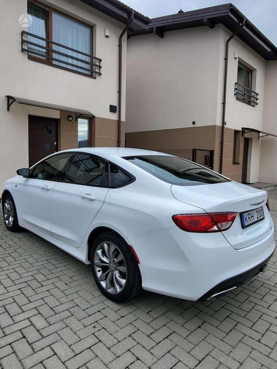 Balts Chrysler 200 2016 Kauņa, ar dzinēja tilpumu 2.40 L un nobraukumu 130 tūkst. km par 8000 €, foto 7 vietnē AUTOMOTO.COM.LV