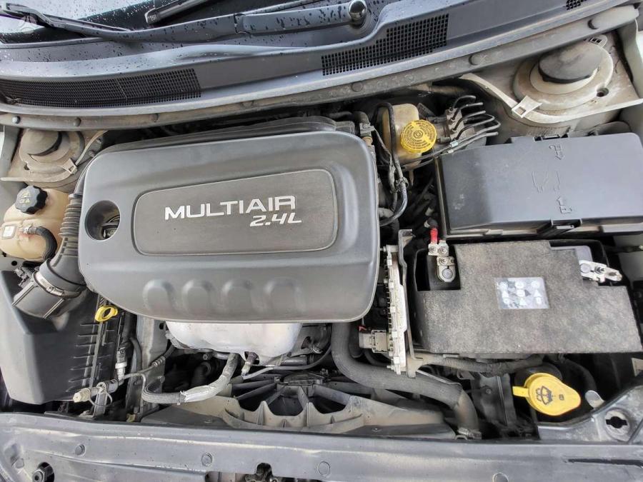 Balts Chrysler 200 2016 Kauņa, ar dzinēja tilpumu 2.40 L un nobraukumu 130 tūkst. km par 8000 €, foto 12 vietnē AUTOMOTO.COM.LV