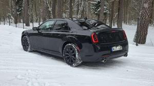 Black Chrysler 300 2015 in Vilnius, with an engine capacity of 3.60 L and mileage of 94 thousand km for 13950 €, photo 7 on AUTOMOTO.COM.LV
