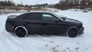 Black Chrysler 300 2015 in Vilnius, with an engine capacity of 3.60 L and mileage of 94 thousand km for 13950 €, photo 23 on AUTOMOTO.COM.LV