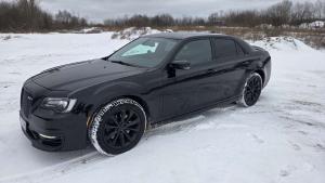 Black Chrysler 300 2015 in Vilnius, with an engine capacity of 3.60 L and mileage of 94 thousand km for 13950 €, photo 25 on AUTOMOTO.COM.LV
