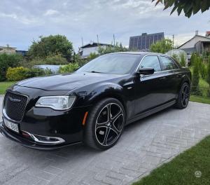 Black Chrysler 300 2015 in Kaunas, with an engine capacity of 3.60 L and mileage of 126 thousand km for 11000 €, photo 3 on AUTOMOTO.COM.LV