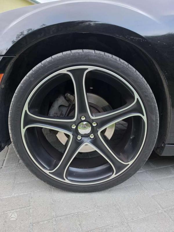 Black Chrysler 300 2015 in Kaunas, with an engine capacity of 3.60 L and mileage of 126 thousand km for 11000 €, photo 6 on AUTOMOTO.COM.LV