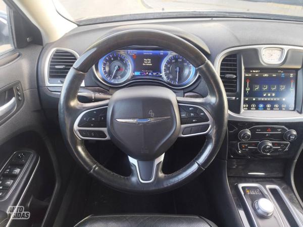 Grey Chrysler 300 2019 in Siauliai, with an engine capacity of 3.60 L and mileage of 170 thousand km for 12500 €, photo 10 on AUTOMOTO.COM.LV