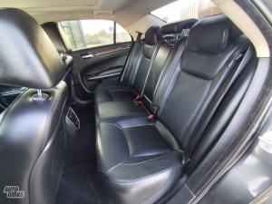 Grey Chrysler 300 2019 in Siauliai, with an engine capacity of 3.60 L and mileage of 170 thousand km for 12500 €, photo 21 on AUTOMOTO.COM.LV
