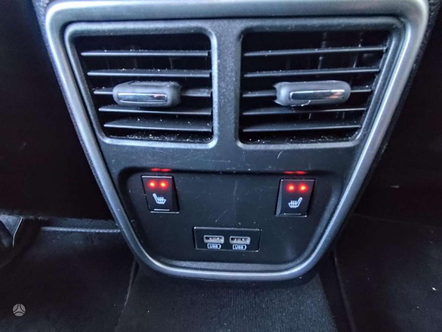 Pelēks Chrysler 300 2019 Šauļi, ar dzinēja tilpumu 3.60 L un nobraukumu 170 tūkst. km par 12500 €, foto 23 vietnē AUTOMOTO.COM.LV