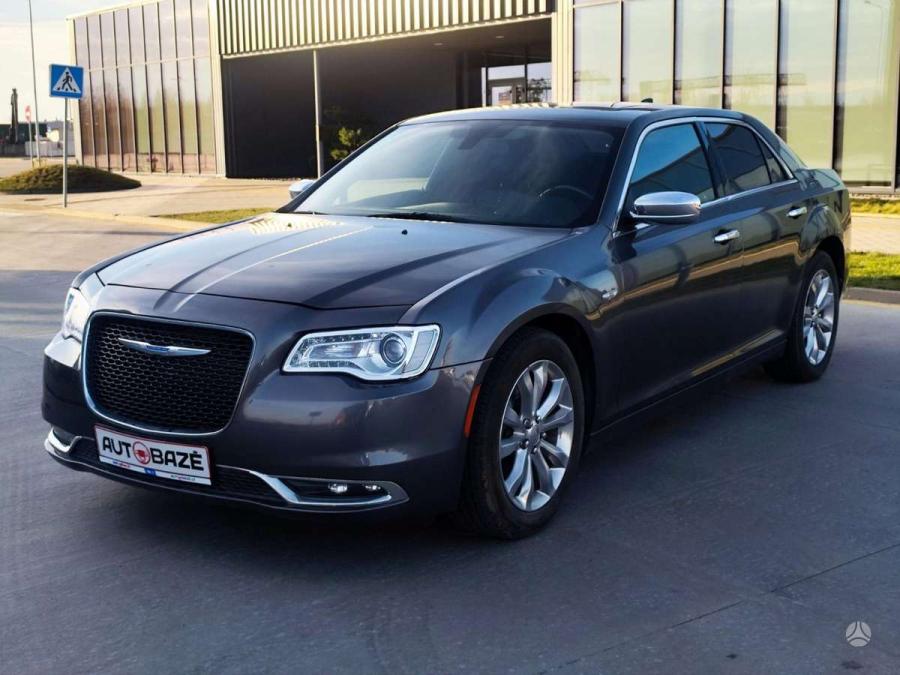 Pelēks Chrysler 300 2019 Šauļi, ar dzinēja tilpumu 3.60 L un nobraukumu 170 tūkst. km par 12500 €, foto 4 vietnē AUTOMOTO.COM.LV