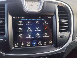 Pelēks Chrysler 300 2019 Šauļi, ar dzinēja tilpumu 3.60 L un nobraukumu 170 tūkst. km par 12500 €, foto 13 vietnē AUTOMOTO.COM.LV