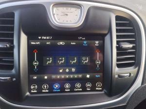 Pelēks Chrysler 300 2019 Šauļi, ar dzinēja tilpumu 3.60 L un nobraukumu 170 tūkst. km par 12500 €, foto 14 vietnē AUTOMOTO.COM.LV