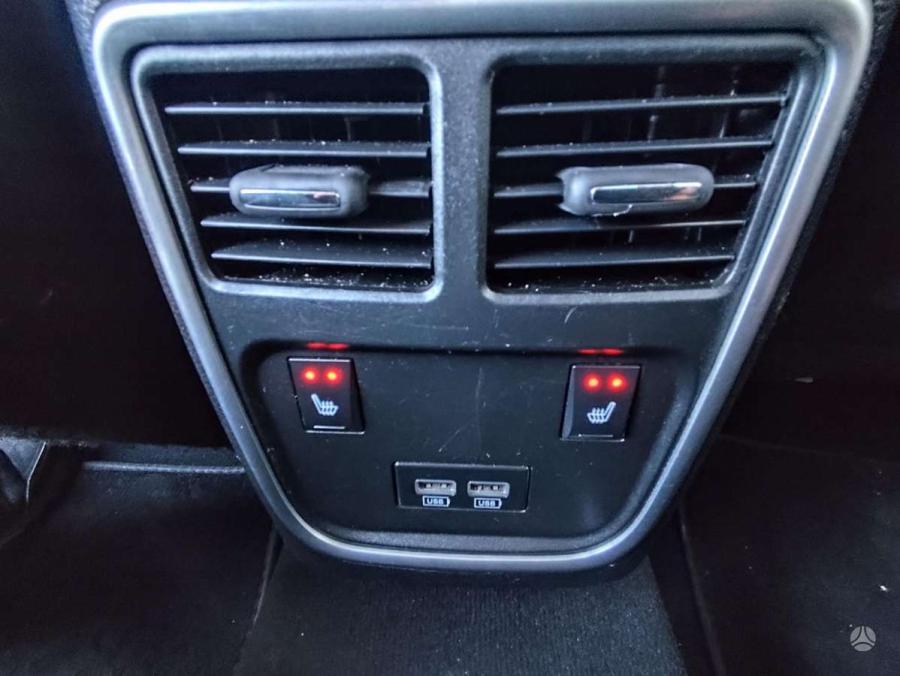 Pelēks Chrysler 300 2019 Šauļi, ar dzinēja tilpumu 3.60 L un nobraukumu 170 tūkst. km par 12500 €, foto 23 vietnē AUTOMOTO.COM.LV