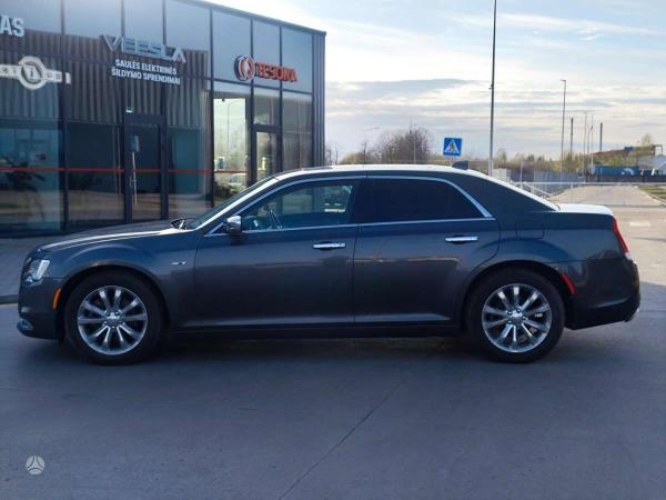 Pelēks Chrysler 300 2019 Šauļi, ar dzinēja tilpumu 3.60 L un nobraukumu 170 tūkst. km par 12500 €, foto 9 vietnē AUTOMOTO.COM.LV