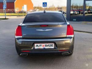 Pelēks Chrysler 300 2019 Šauļi, ar dzinēja tilpumu 3.60 L un nobraukumu 170 tūkst. km par 12500 €, foto 7 vietnē AUTOMOTO.COM.LV