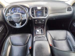 Pelēks Chrysler 300 2019 Šauļi, ar dzinēja tilpumu 3.60 L un nobraukumu 170 tūkst. km par 12500 €, foto 10 vietnē AUTOMOTO.COM.LV