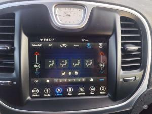 Pelēks Chrysler 300 2019 Šauļi, ar dzinēja tilpumu 3.60 L un nobraukumu 170 tūkst. km par 12500 €, foto 14 vietnē AUTOMOTO.COM.LV