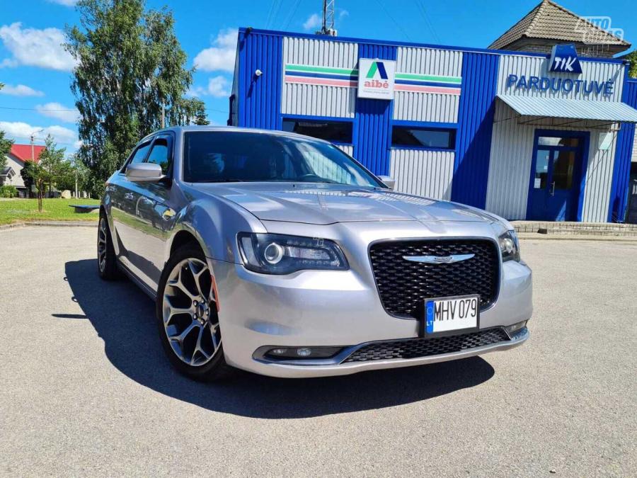 Chrysler 300 2016 in Siauliai, with an engine capacity of 3.60 L and mileage of 195 thousand km for 11200 €, photo 2 on AUTOMOTO.COM.LV