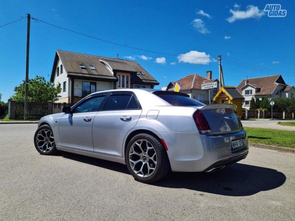 Chrysler 300 2016 in Siauliai, with an engine capacity of 3.60 L and mileage of 195 thousand km for 11200 €, photo 6 on AUTOMOTO.COM.LV