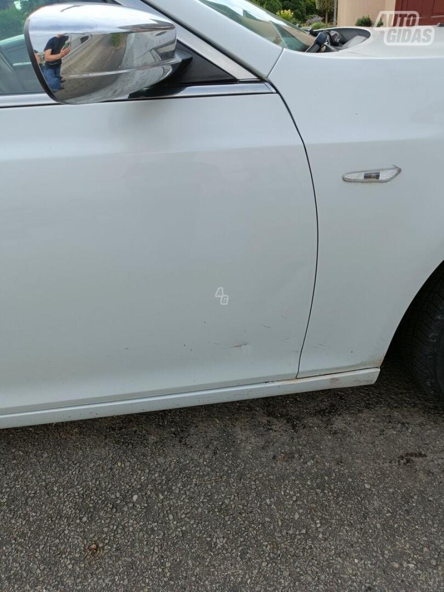 White Chrysler 300 2012 in Siauliai, with an engine capacity of 3.60 L and mileage of 190 thousand km for 5500 €, photo 14 on AUTOMOTO.COM.LV
