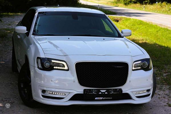Balts Chrysler 300 2021 Kretinga, ar dzinēja tilpumu 3.60 L un nobraukumu 27 tūkst. km par 18499 €, foto 3 vietnē AUTOMOTO.COM.LV