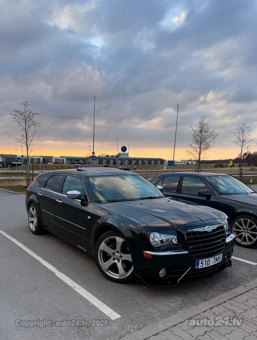 Melns Chrysler 300C 2006 Tallina, ar dzinēja tilpumu 3.00 L un nobraukumu 354 tūkst. km par 6000 €, foto 4 vietnē AUTOMOTO.COM.LV