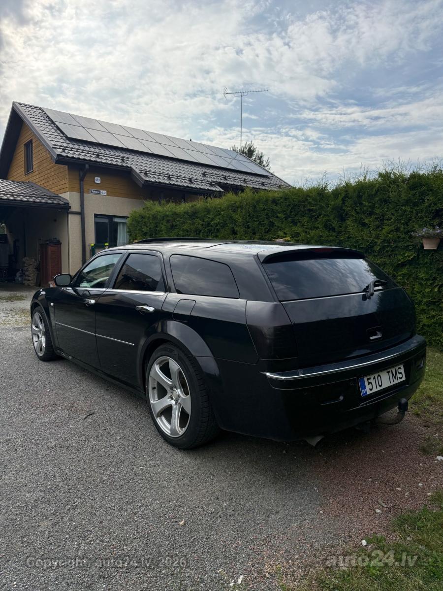 Melns Chrysler 300C 2006 Tallina, ar dzinēja tilpumu 3.00 L un nobraukumu 354 tūkst. km par 6000 €, foto 8 vietnē AUTOMOTO.COM.LV
