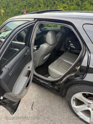 Melns Chrysler 300C 2006 Tallina, ar dzinēja tilpumu 3.00 L un nobraukumu 354 tūkst. km par 6000 €, foto 9 vietnē AUTOMOTO.COM.LV