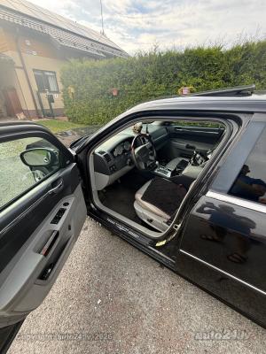Melns Chrysler 300C 2006 Tallina, ar dzinēja tilpumu 3.00 L un nobraukumu 354 tūkst. km par 6000 €, foto 10 vietnē AUTOMOTO.COM.LV
