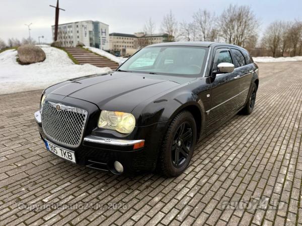 Melns Chrysler 300C 2007 Tallina, ar dzinēja tilpumu 3.00 L un nobraukumu 400 tūkst. km par 3500 €, foto 3 vietnē AUTOMOTO.COM.LV