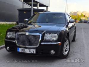 Melns Chrysler 300C 2007 Tallina, ar dzinēja tilpumu 3.00 L un nobraukumu 290 tūkst. km par 2999 €, foto  vietnē AUTOMOTO.COM.LV